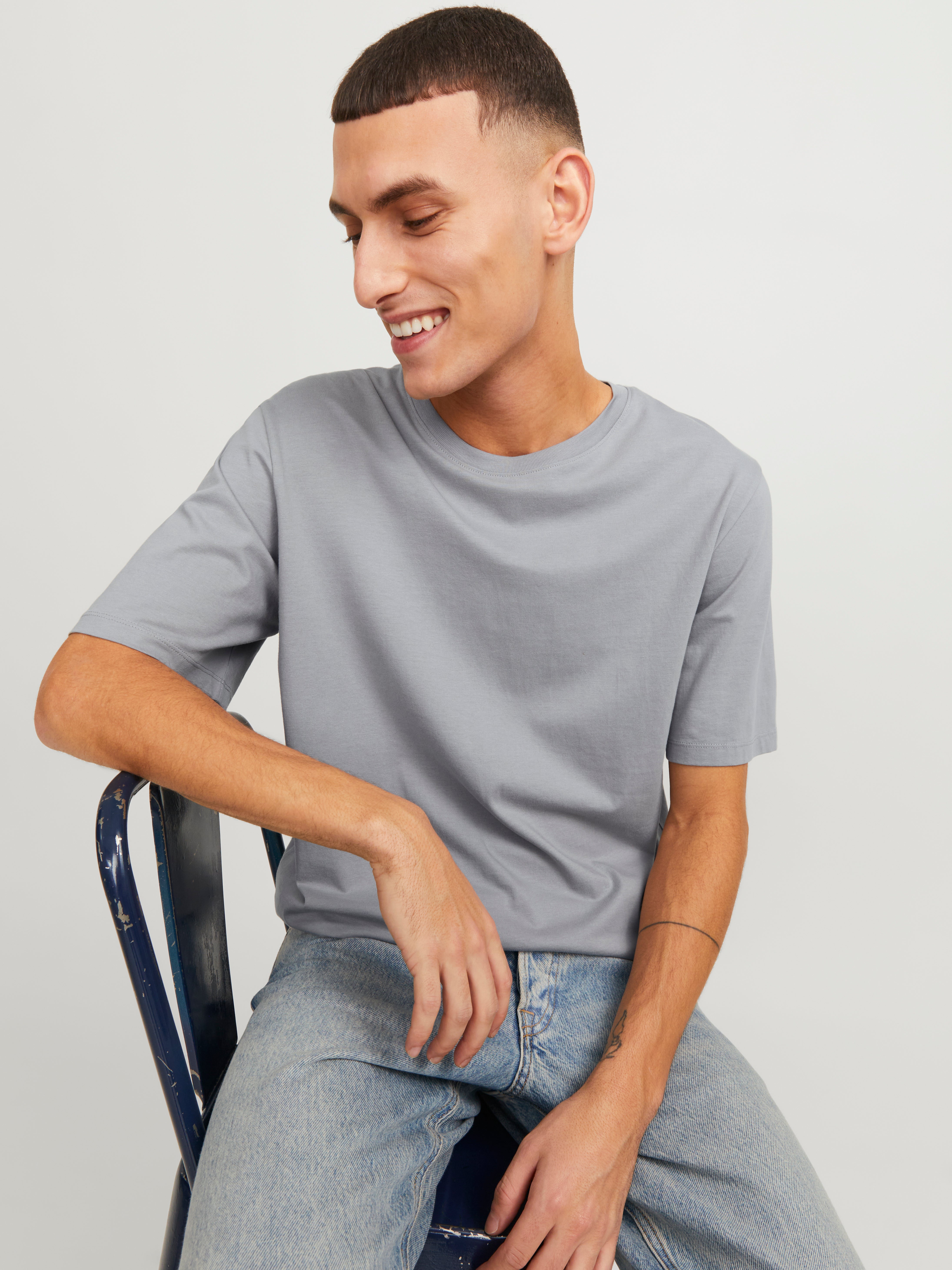 Plain Crew neck T-shirt | Medium Grey | Jack & Jones®