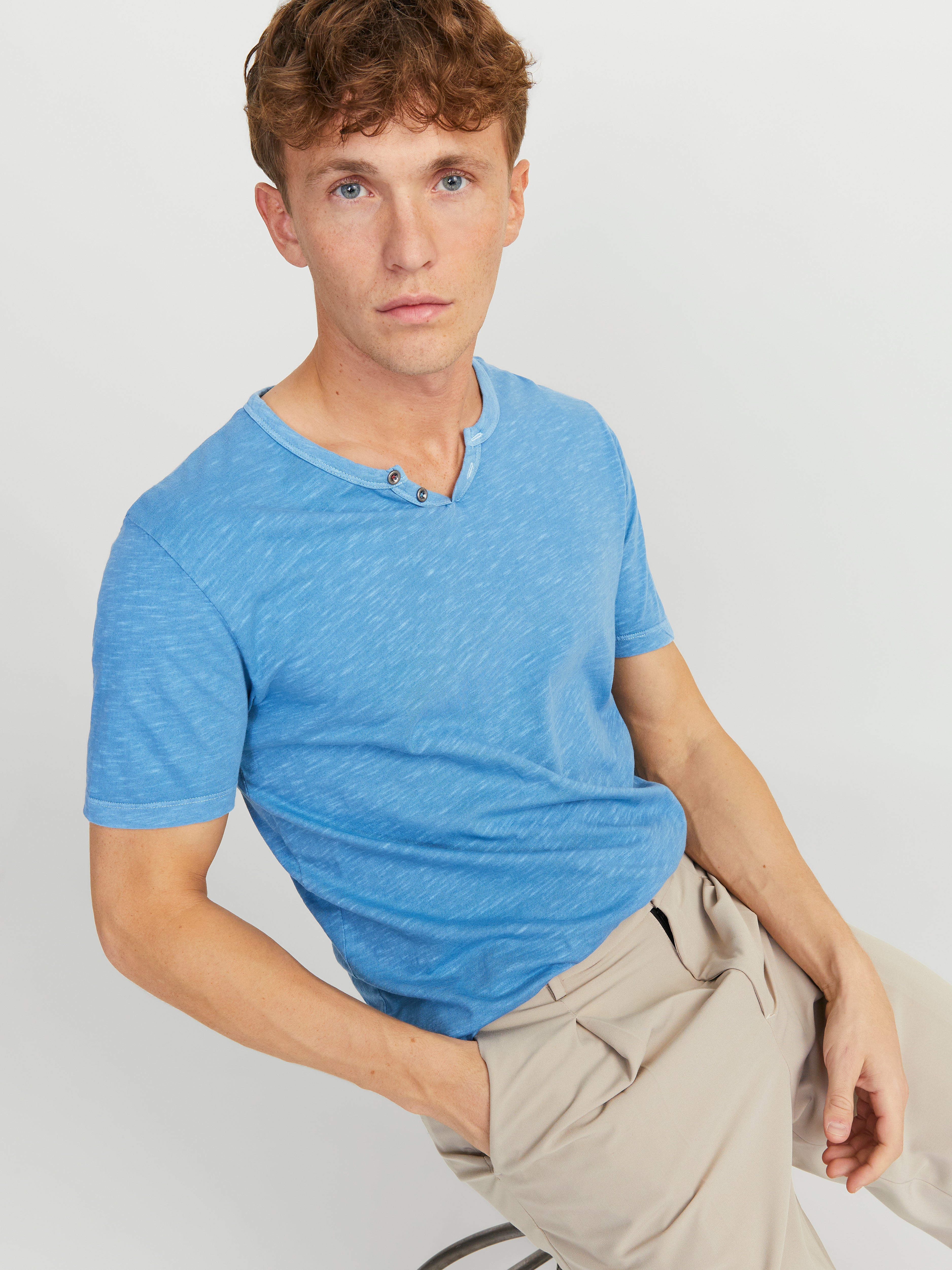 Melange Split Neck T-shirt | Medium Blue | Jack & Jones®