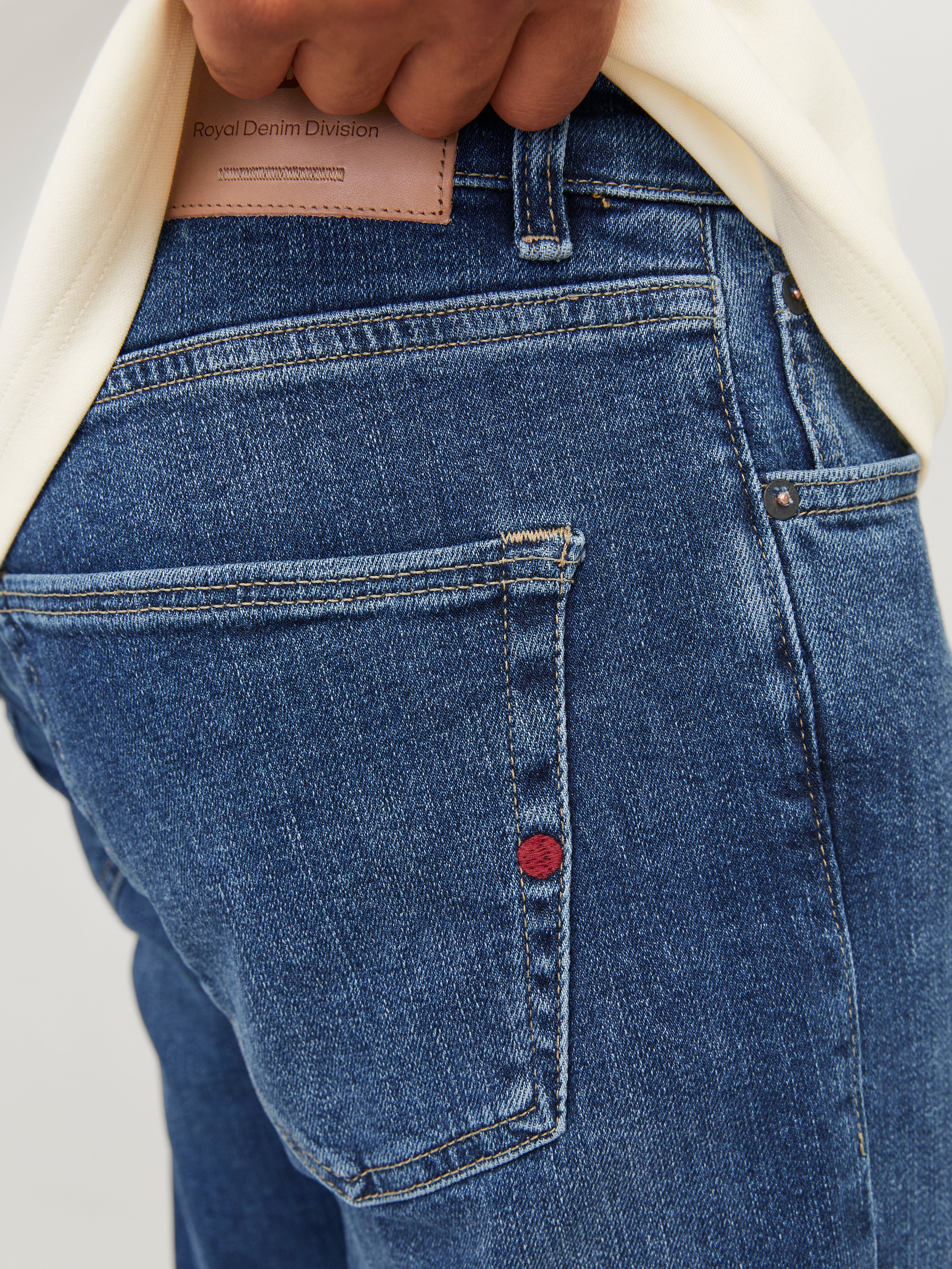 RDD Royal RE 811 Comfort Fit Jeans | Medium Blue | Jack & Jones®