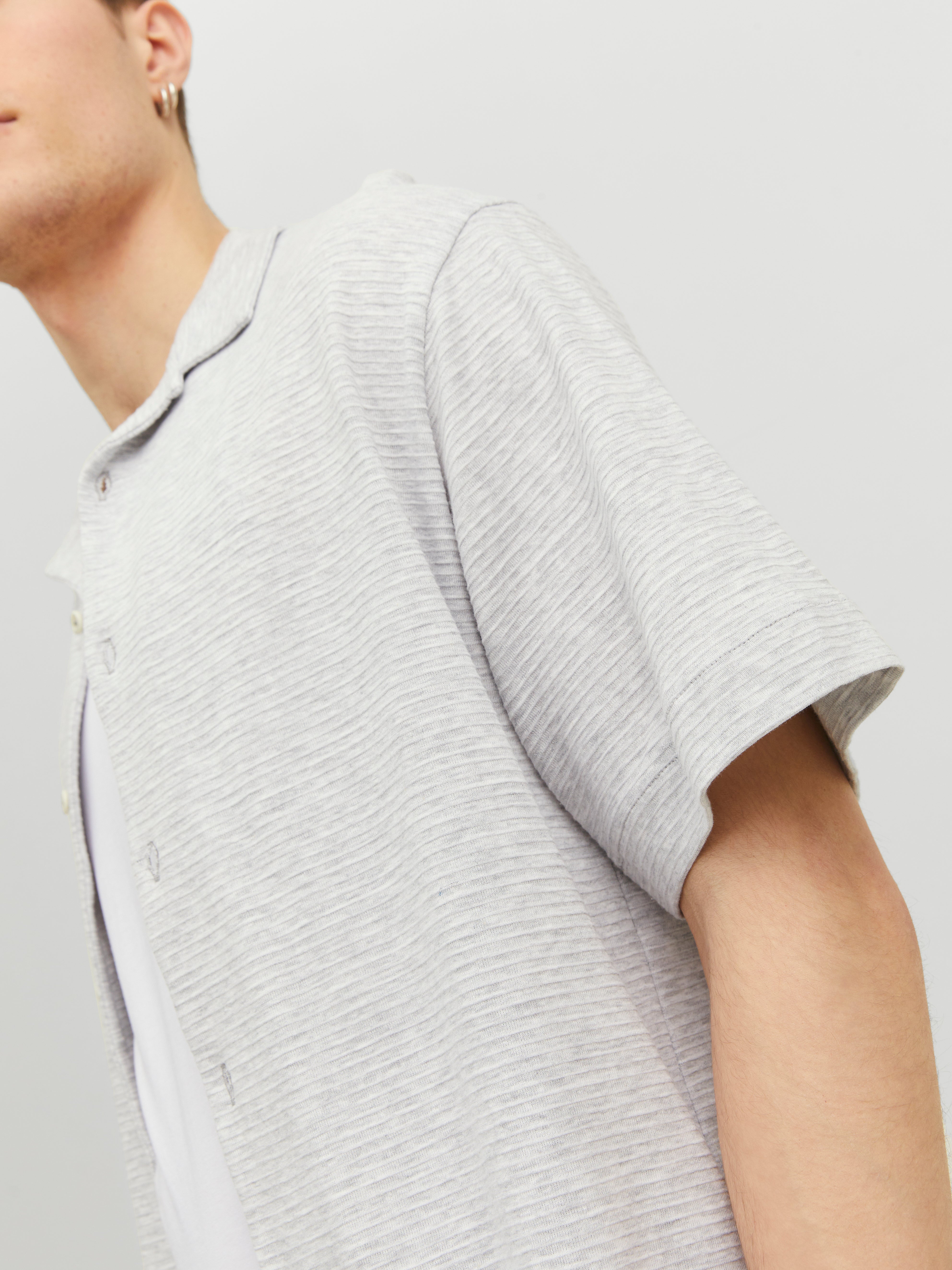 Oversize Fit Resort collar T-Shirt | Light Grey | Jack & Jones®