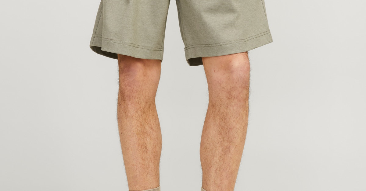 Wide Fit Chino shorts with 50% discount! | Jack & Jones®
